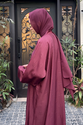 Premium Abayas – Divinely Crafted